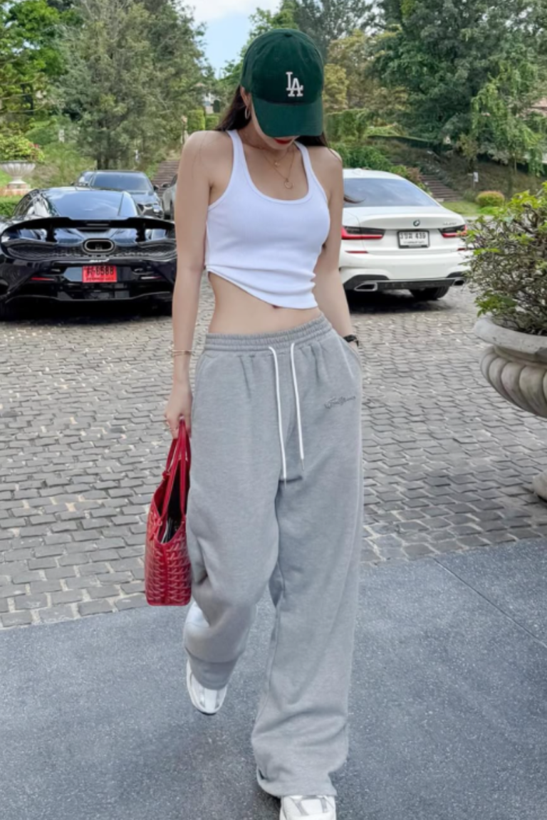 21+ Sweatpants Outfit Ideas That Are Cozy and Chic - Advice From Nobody