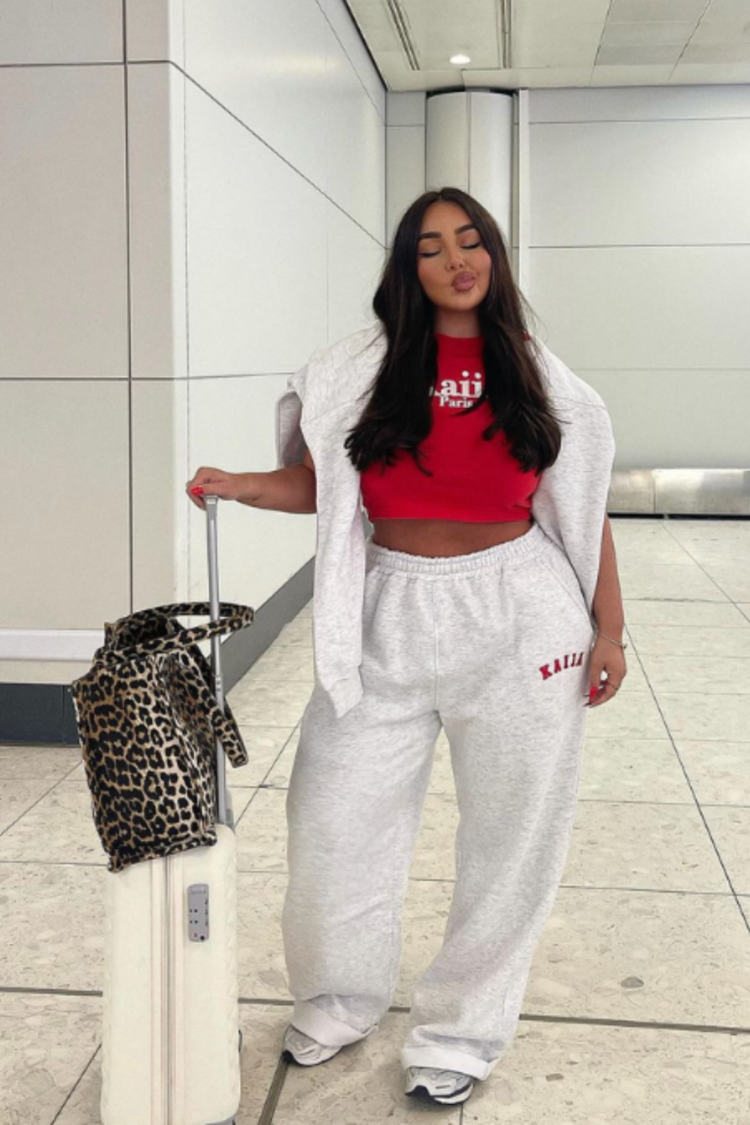 21+ Sweatpants Outfit Ideas That Are Cozy and Chic - Advice From Nobody